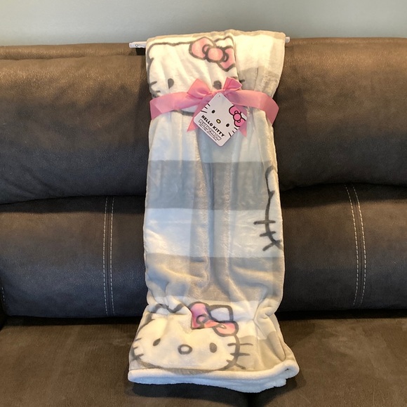 Hello Kitty | Bedding | Only Left New Hello Kitty Gray And White ...